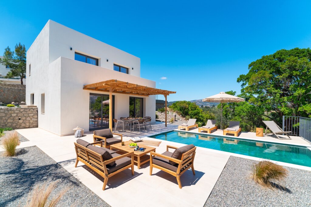 15 luxury villas for rent in Massari on Rhodos (Greece)